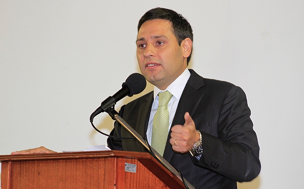 «El proceso de paz, fortalecerá la democracia colombiana»: Mauricio ...