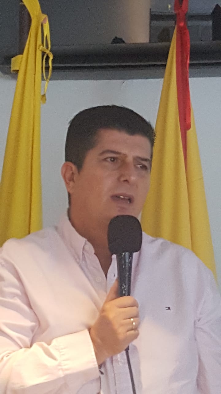 Acciones legales por pasquín contra Víctor Manuel Tamayo - Eje21