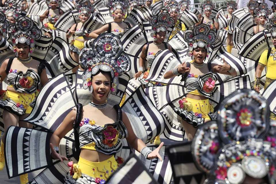La Gran Parada de Comparsas homenajea la ‘cultura picotera’ en el ...