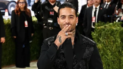 Maluma dice en la gala del Met que está «practicando bastante para ...
